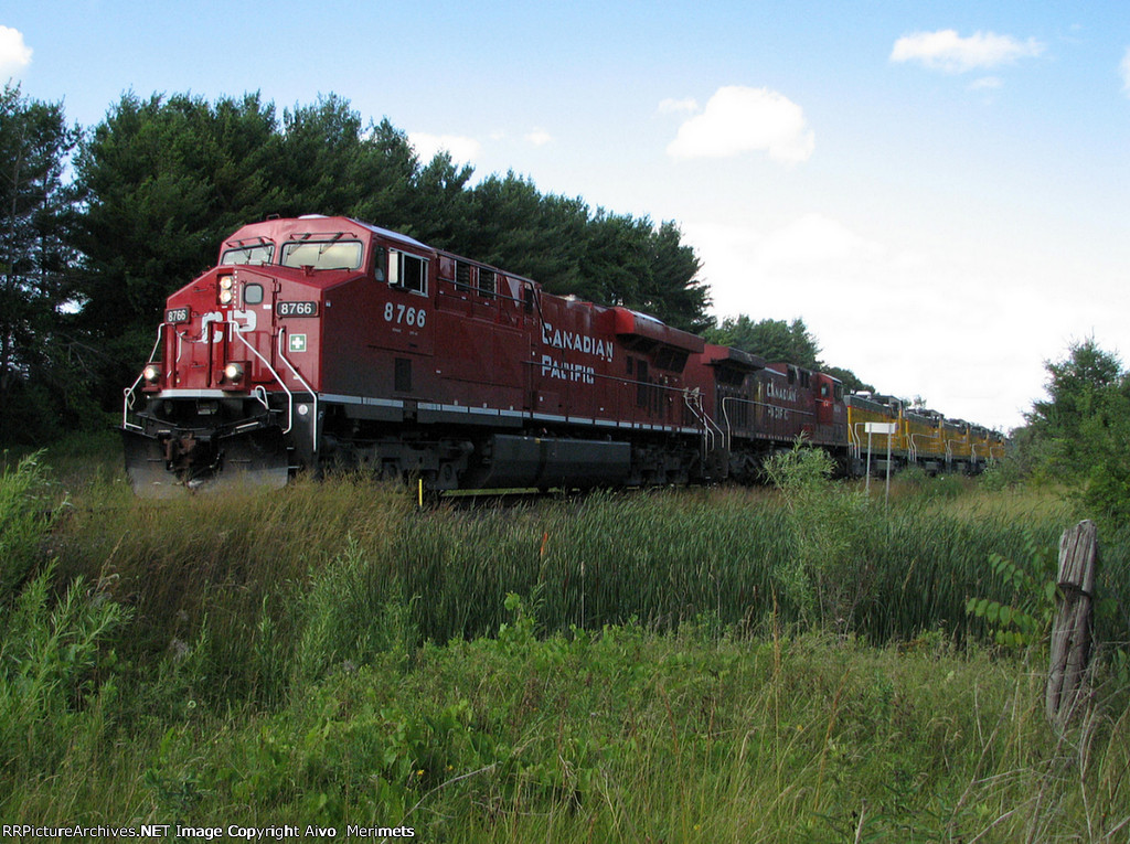 CP 8766 west at Coakley